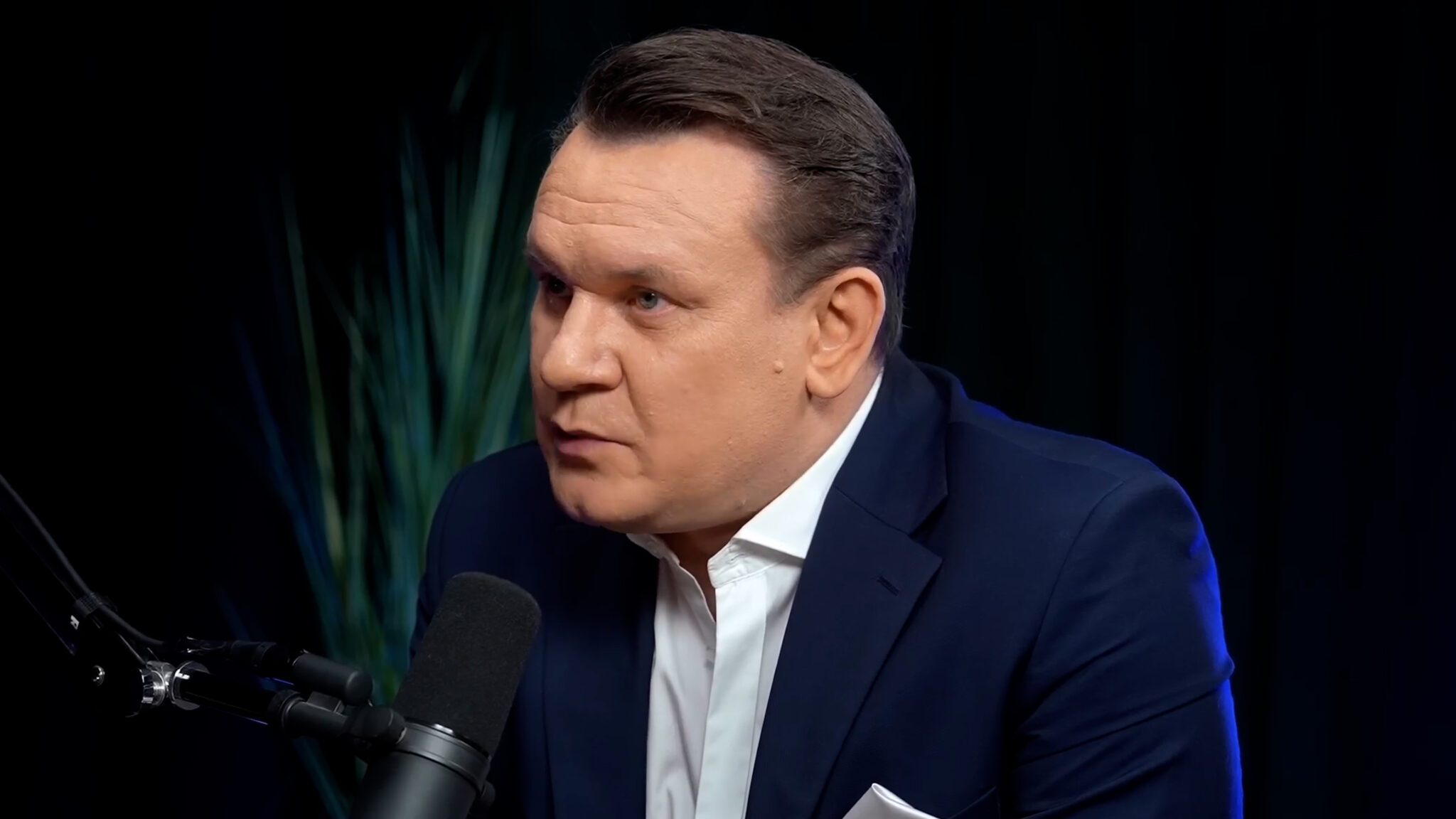Dominik Tarczynski Calls for 'ZERO ILLEGAL MIGRATION': A Controversial ...